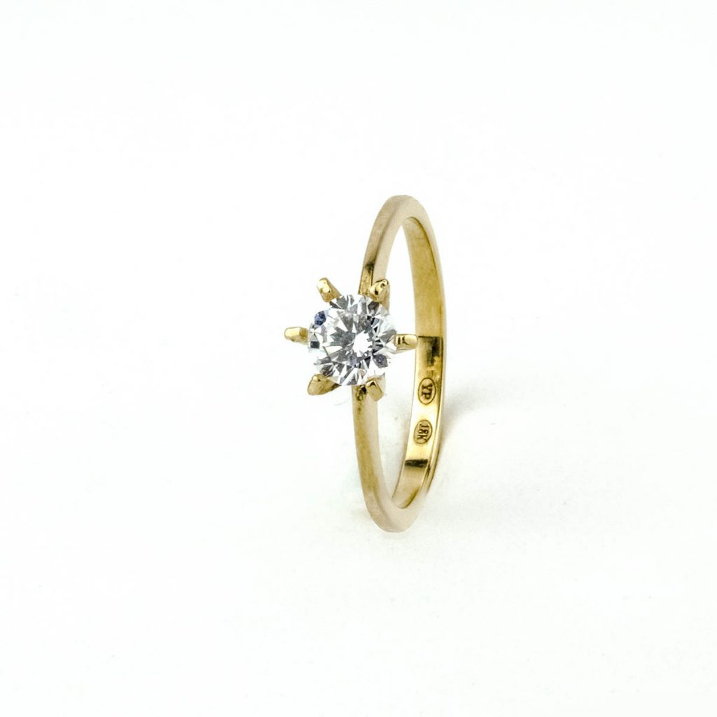 Anillo Solitario compromiso oro 18k con circón – Joyería Quiroz